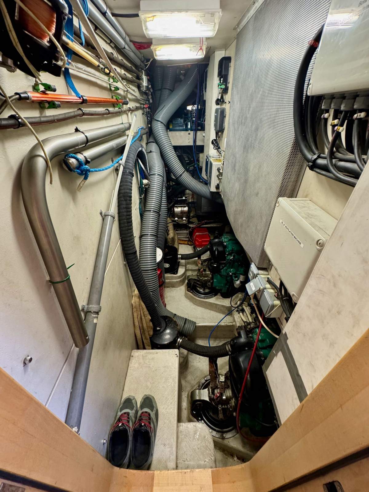 Used Feeling 52 Versatile Cruisers W. Lifting Keel &double Engines for ...