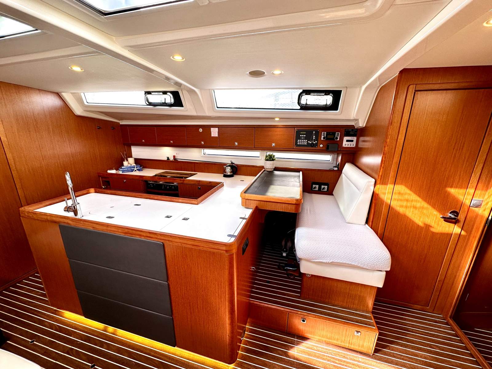 Used Bavaria Cruiser 56 for Sale | Yachts For Sale | Yachthub