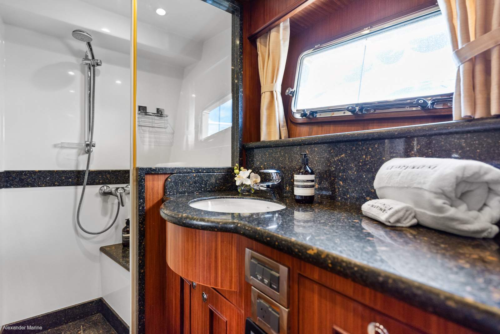 Used Ocean Alexander 60 Trawler for Sale | Boats For Sale | Yachthub