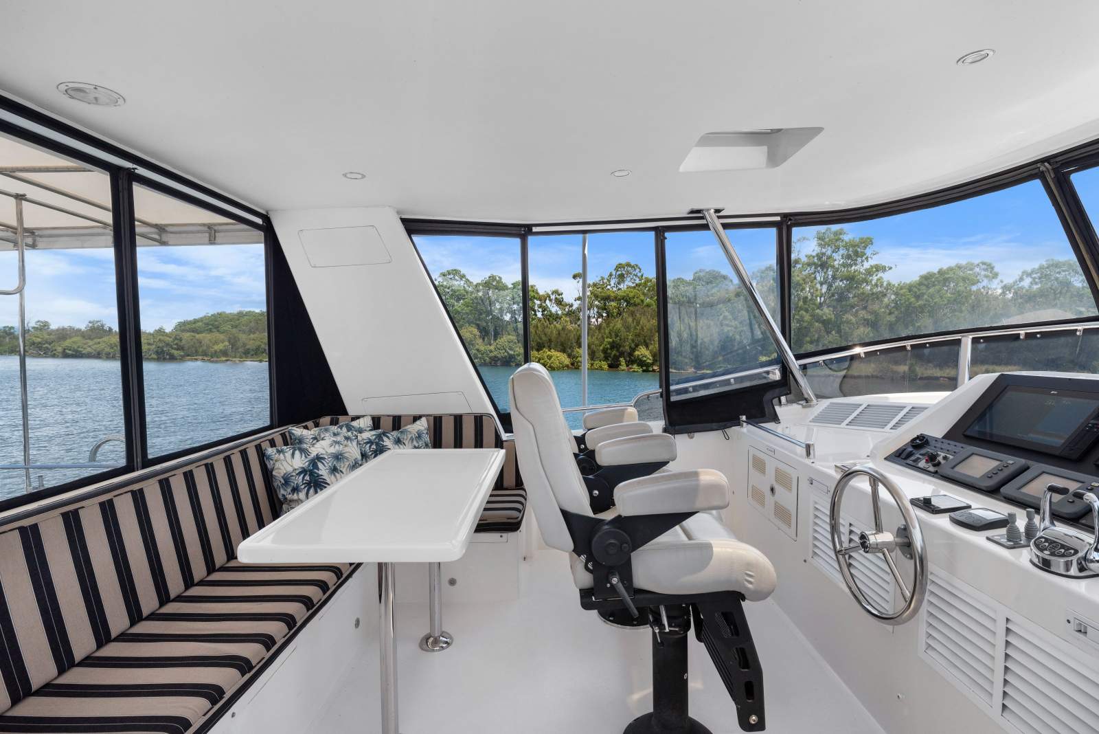 Used Ocean Alexander 60 Trawler for Sale | Boats For Sale | Yachthub