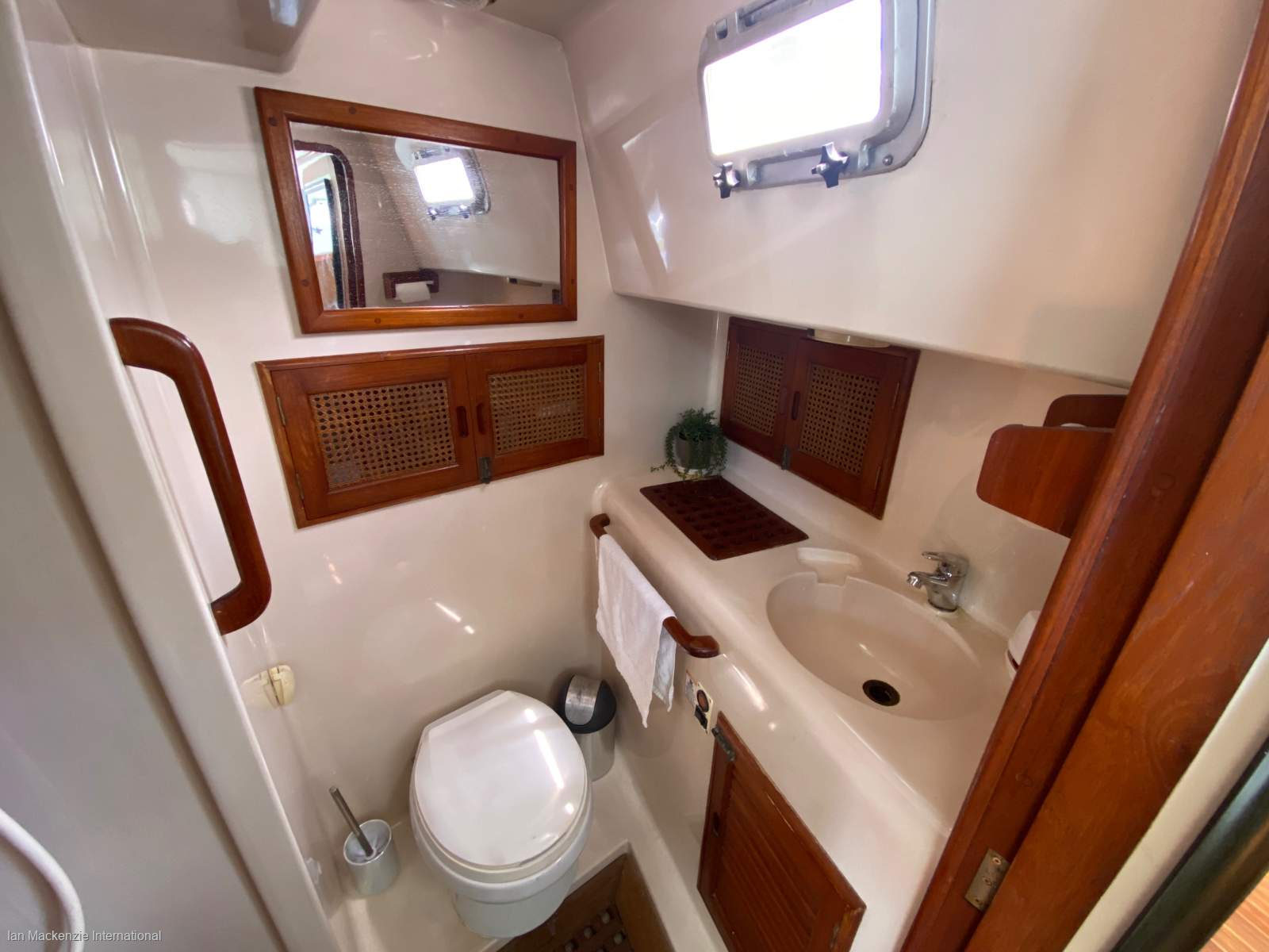 Celestial 48 Centre Cockpit Performance Cruising Yacht For Sale | Ian ...