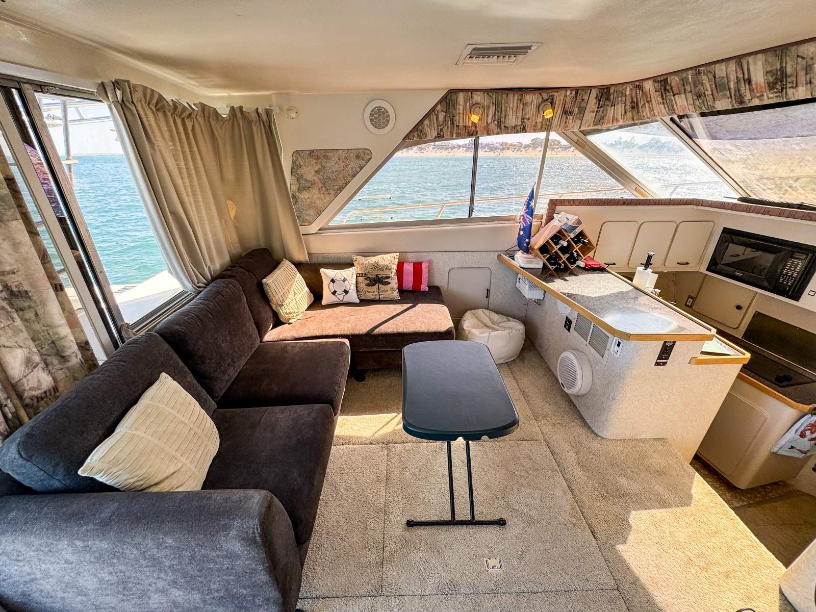 Used Trojan 40 Flybridge Cruiser for Sale | Boats For Sale | Yachthub