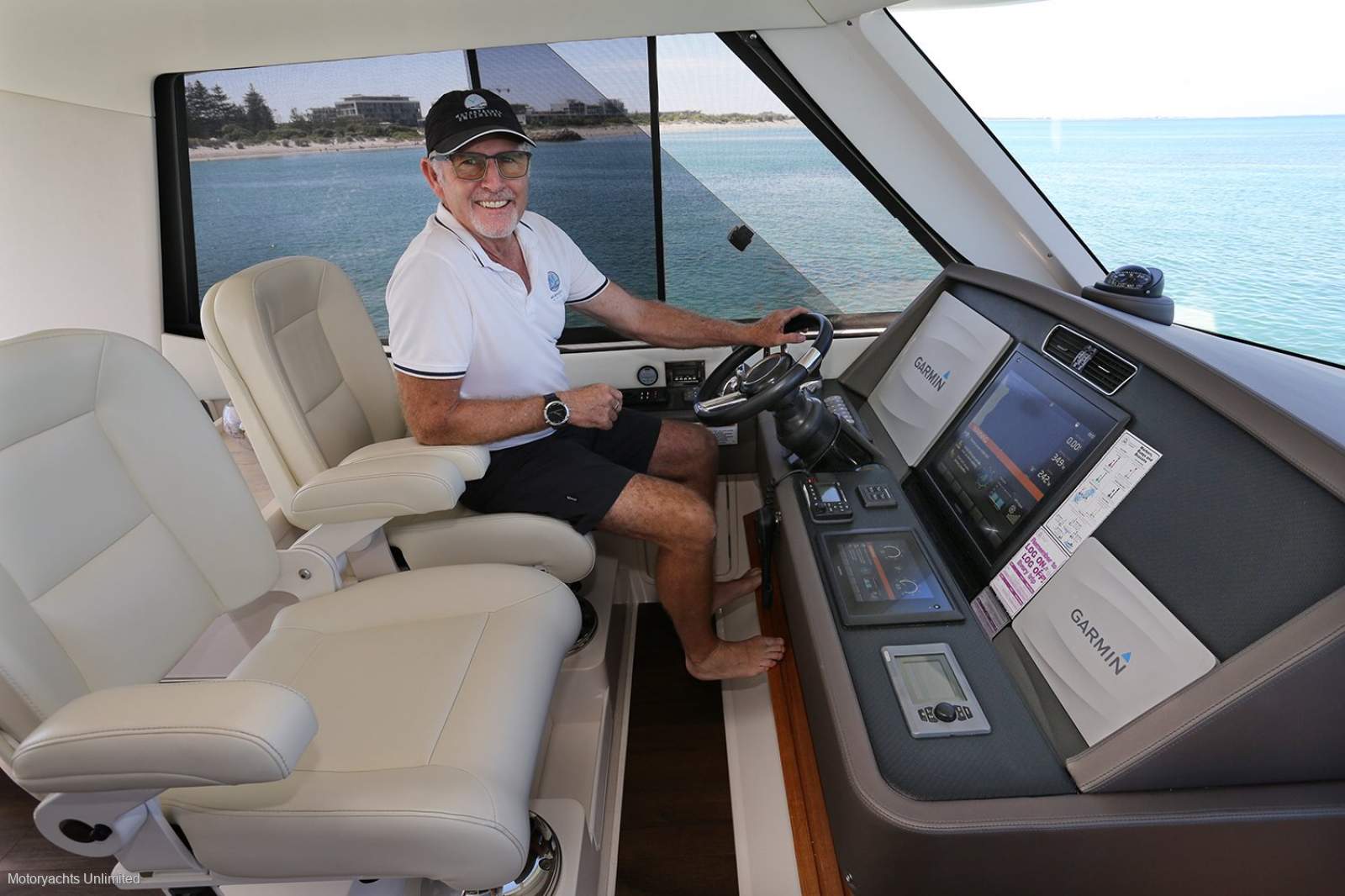 Used Riviera 52 Enclosed Flybridge - Stunning Three Cabin Model ...