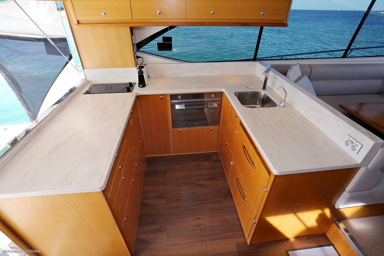 Used Riviera 52 Enclosed Flybridge - Stunning Three Cabin Model ...