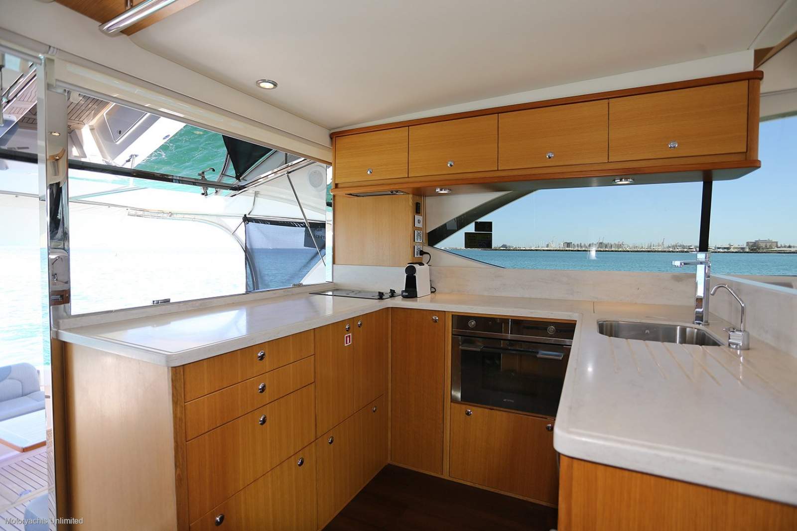 Used Riviera 52 Enclosed Flybridge - Stunning Three Cabin Model ...