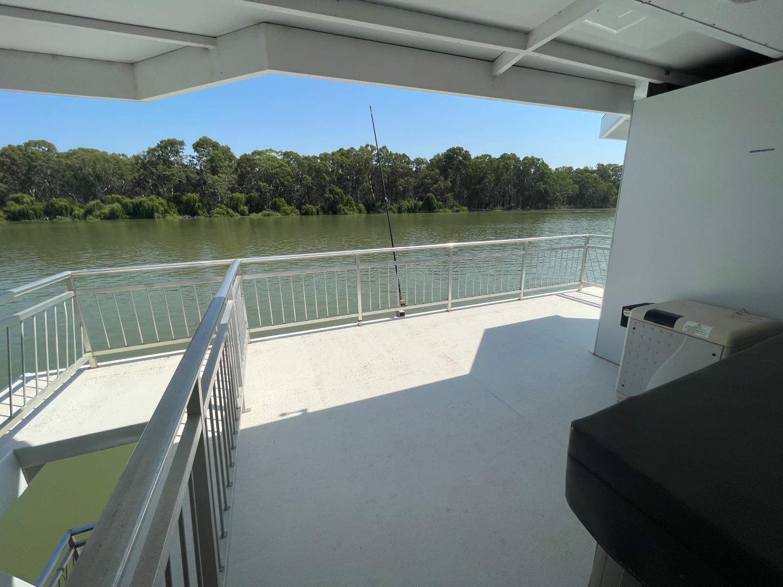 Used Ripple Effect - 4 Bedroom Commercial Houseboat for Sale | Boats ...