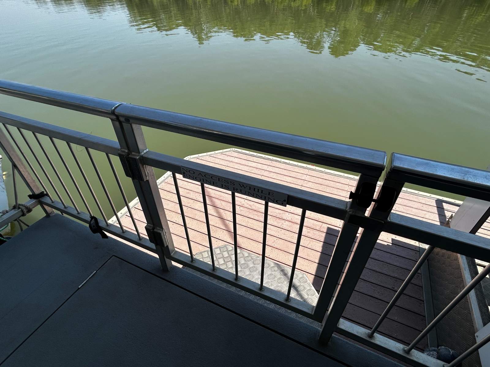 Used Ripple Effect - 4 Bedroom Commercial Houseboat for Sale | Boats ...