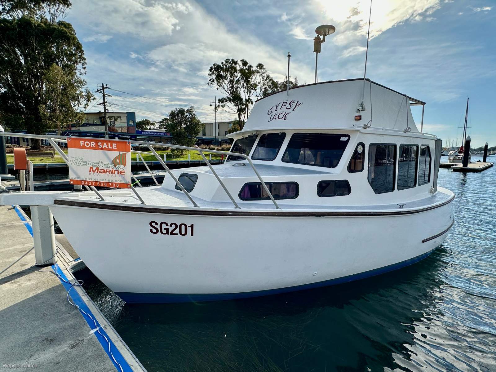 Mangrove Jack 28 Flybridge Cruiser For Sale | Webster Marine