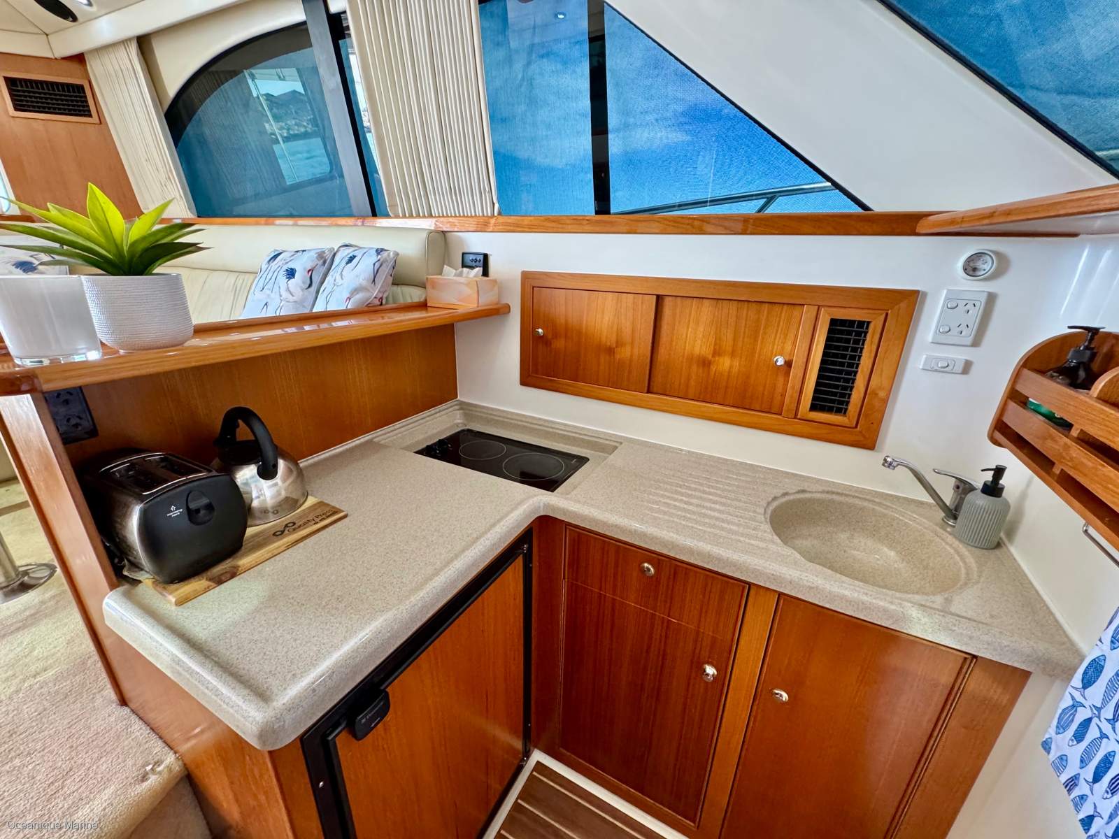 Used Riviera 37 Flybridge for Sale | Boats For Sale | Yachthub