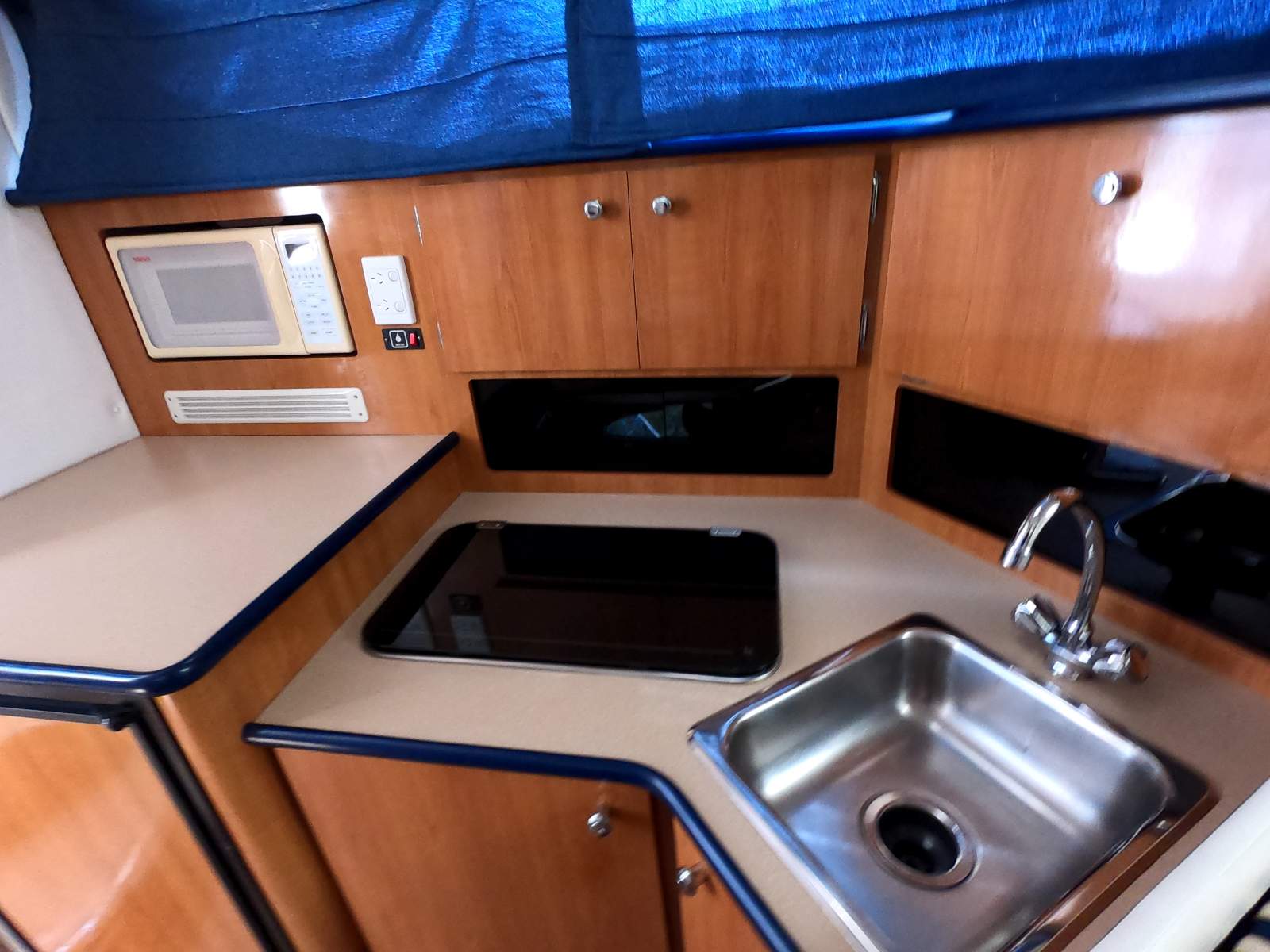 Used Bayliner 3055 Ciera Sports Cruiser - Bow Thruster, New Prop for ...