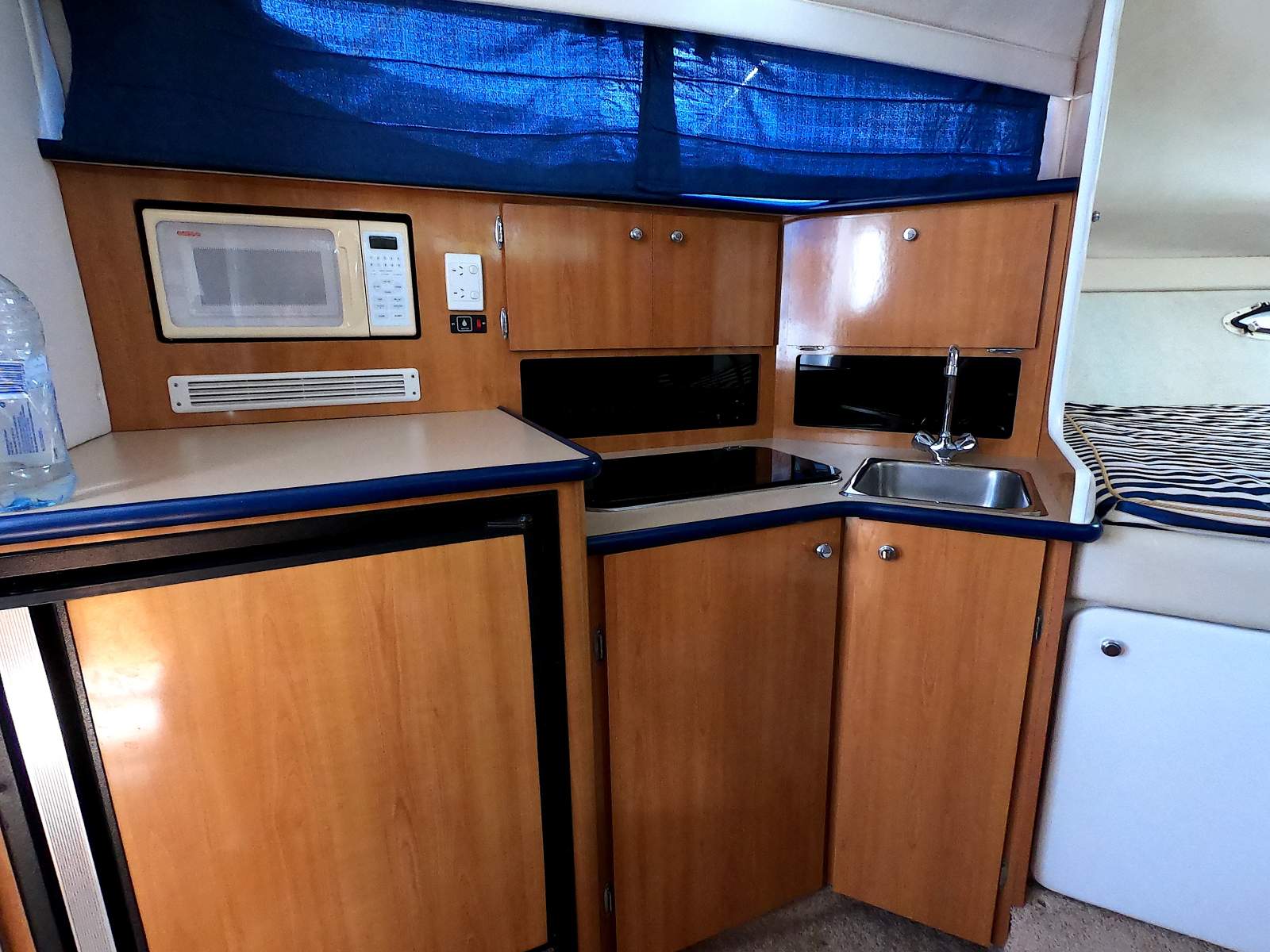 Used Bayliner 3055 Ciera Sports Cruiser - Bow Thruster, New Prop for ...