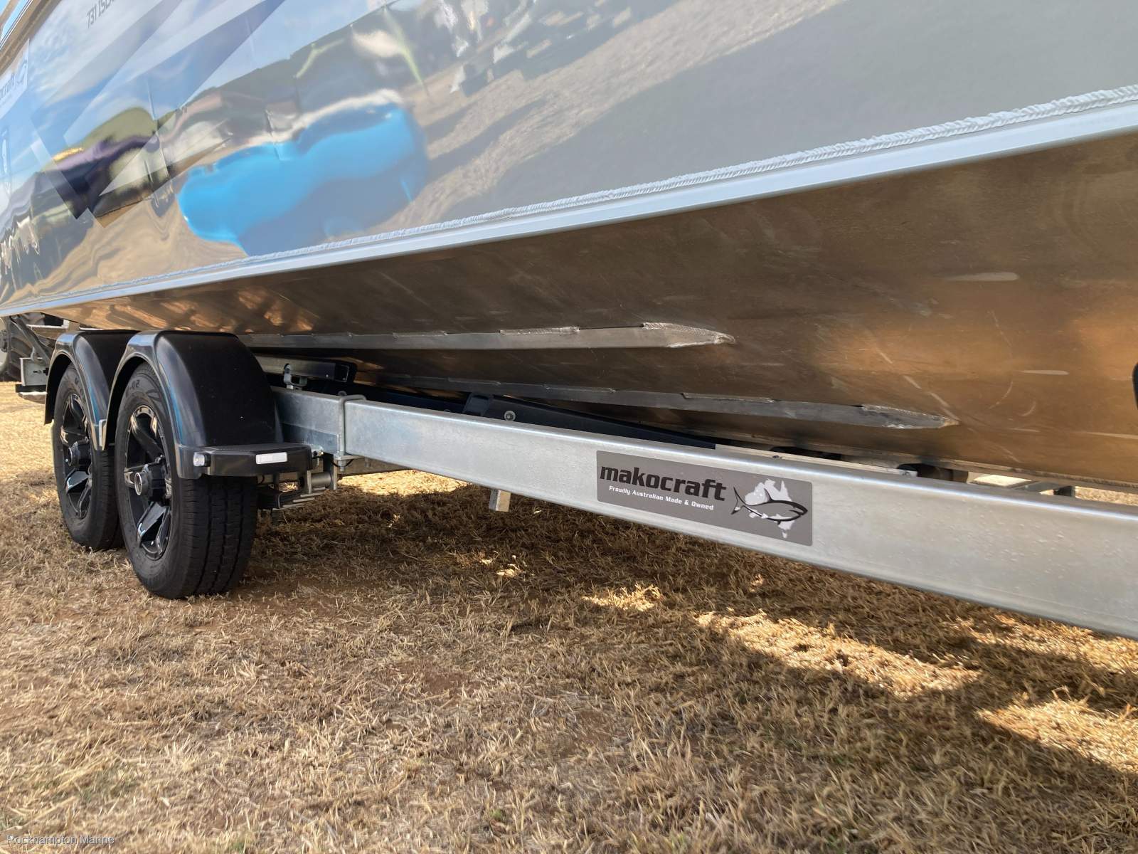 New Makocraft 731 Island Cab Ht - 300hp V8 Mercury - Dunbier Loader Pro ...