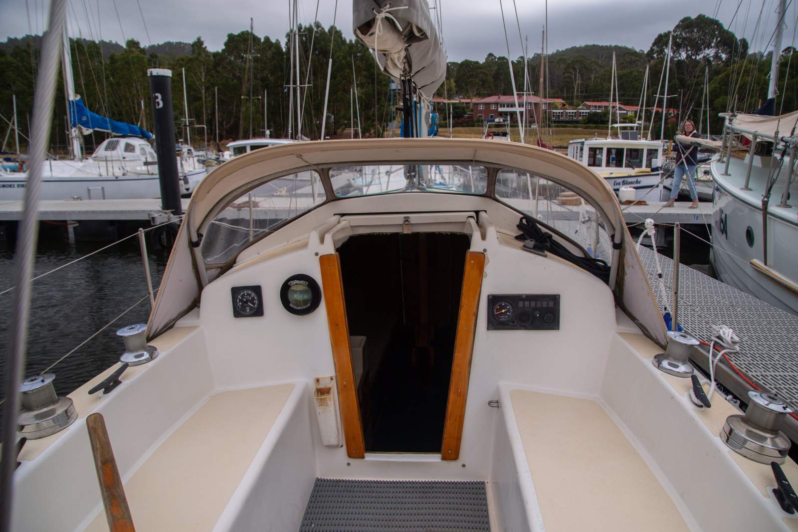 Sailmaster 845 EXCELLENT CONDITION, CAPABLE AND WELL EQUIPPED! For Sale ...
