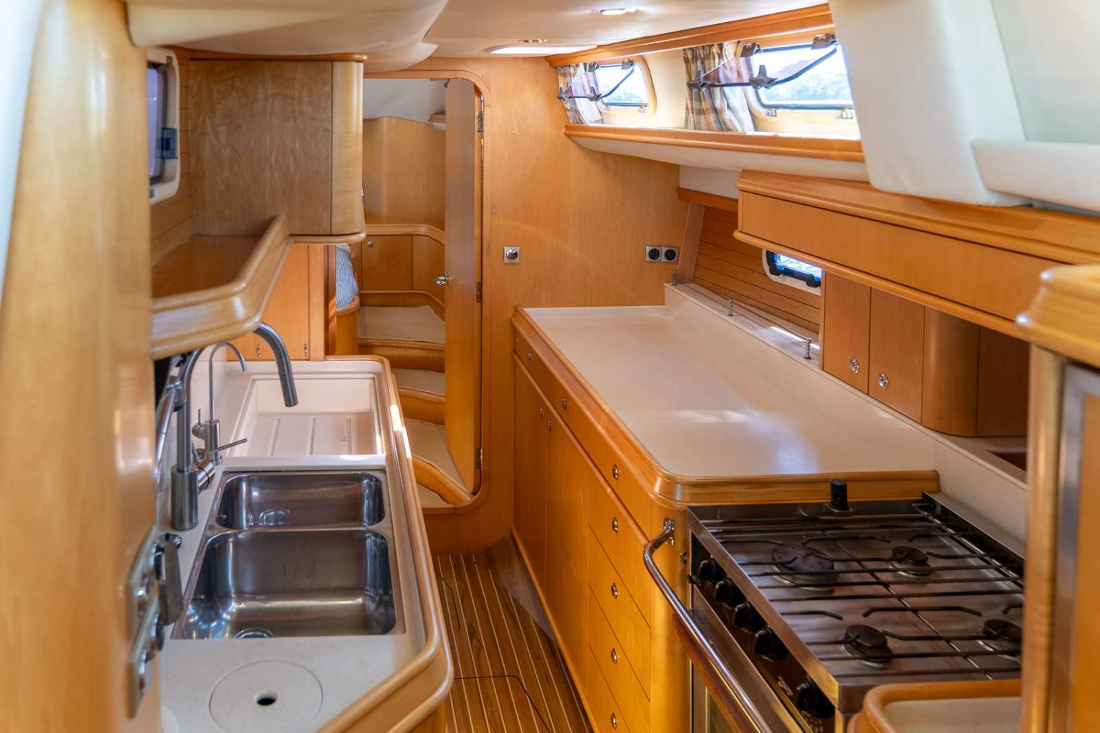 Used Discovery 55 for Sale | Yachts For Sale | Yachthub