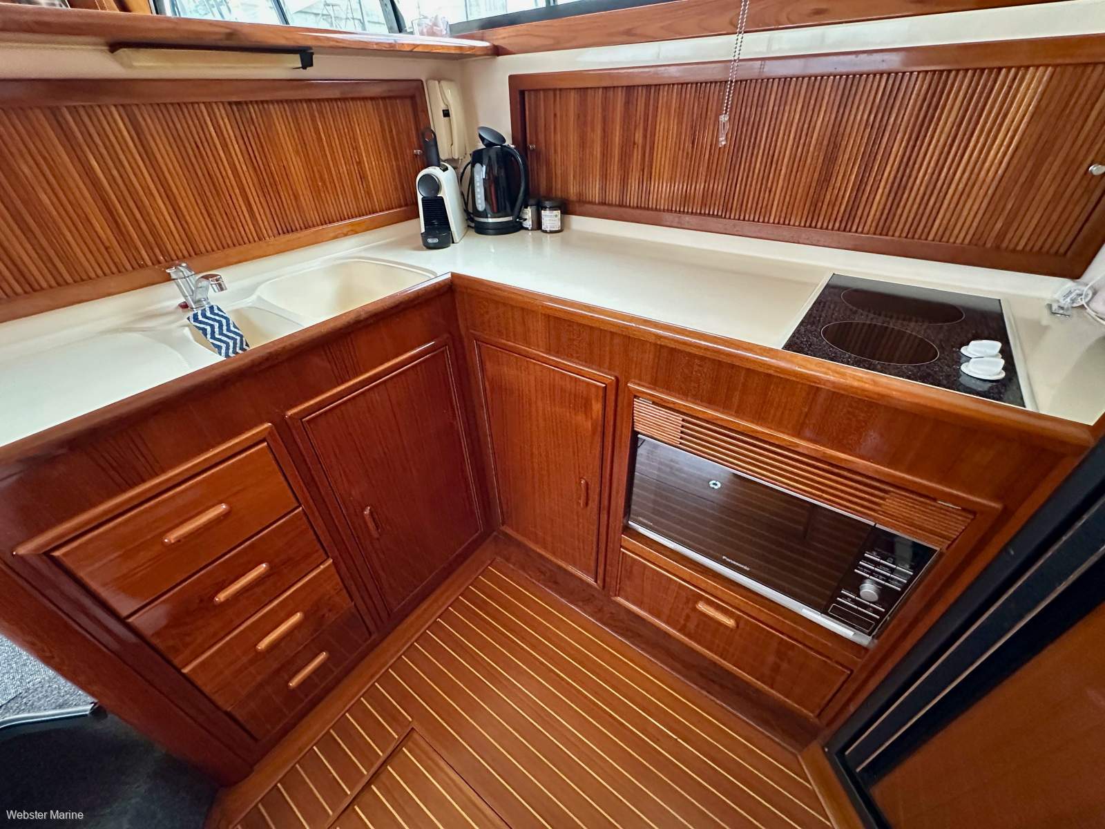 Used Riviera 48 Enclosed Flybridge for Sale | Boats For Sale | Yachthub