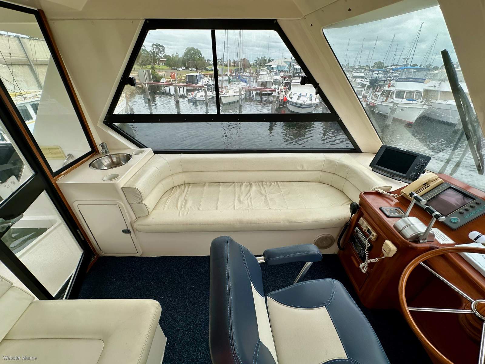 Used Riviera 48 Enclosed Flybridge for Sale | Boats For Sale | Yachthub