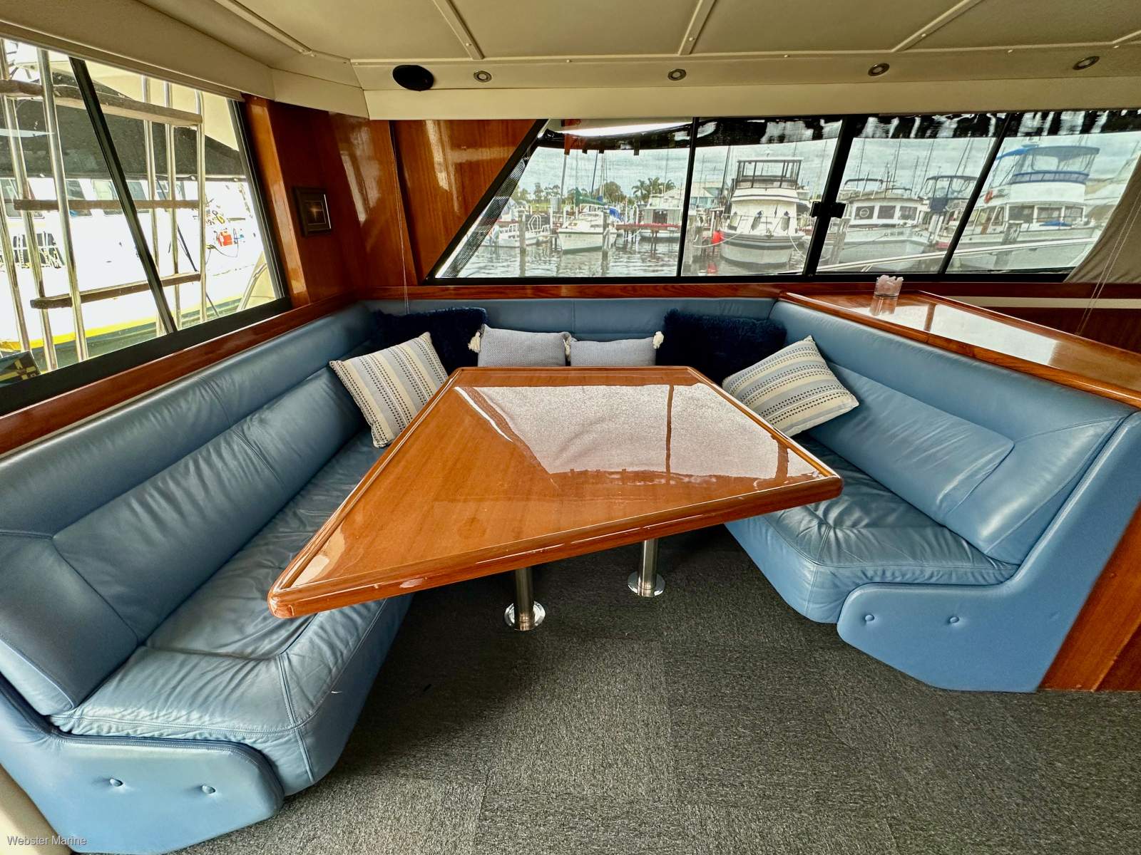 Used Riviera 48 Enclosed Flybridge for Sale | Boats For Sale | Yachthub