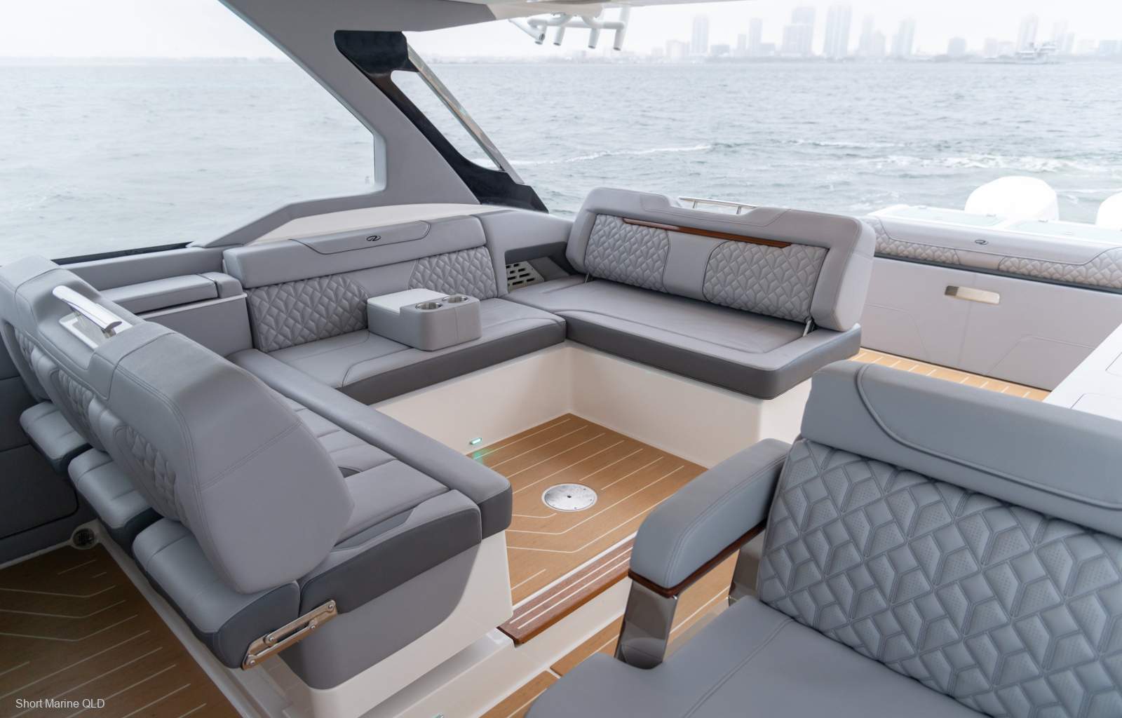 New Regal Lx43 for Sale | Boats For Sale | Yachthub