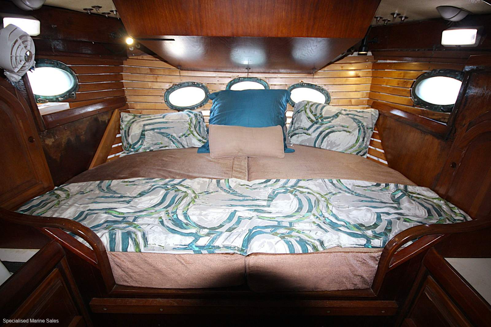 CS Yachts 44 Walkthrough *** OWNER SAYS SELL !! *** $ 129,000 *** For ...