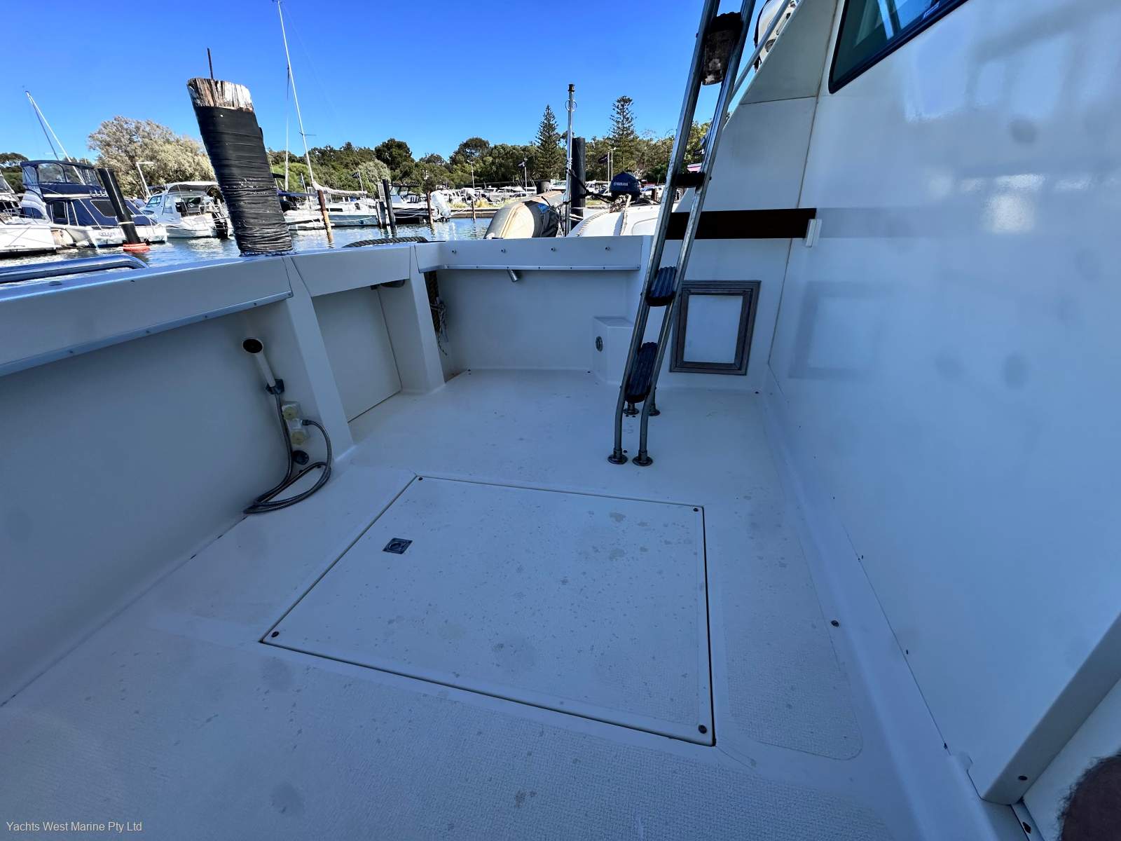 Used Mariner 3400 Flybridge ( 2 X Shaft Drive, Dual Helms & Genset ...