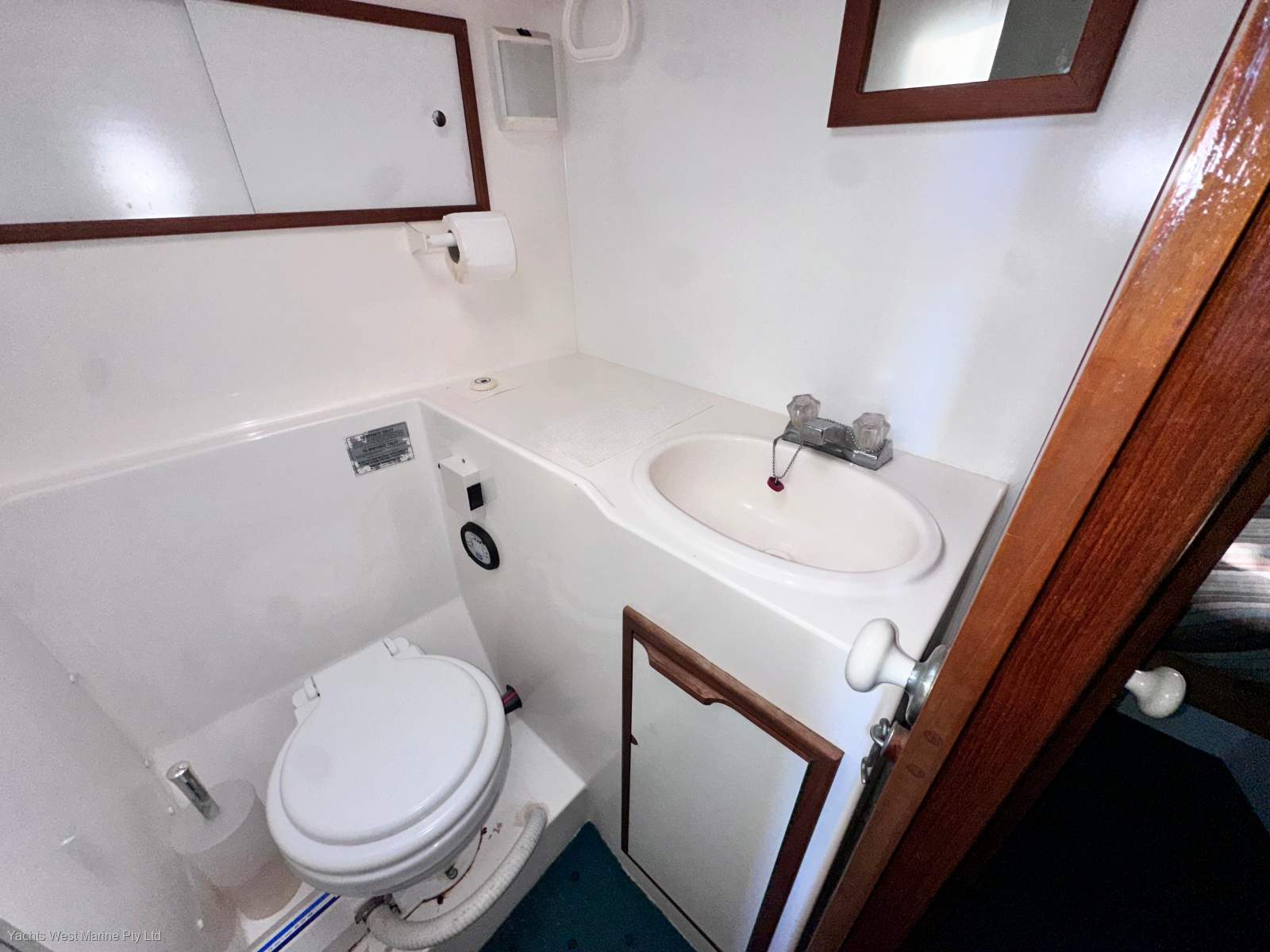 Used Mariner 3400 Flybridge ( 2 X Shaft Drive, Dual Helms & Genset ...