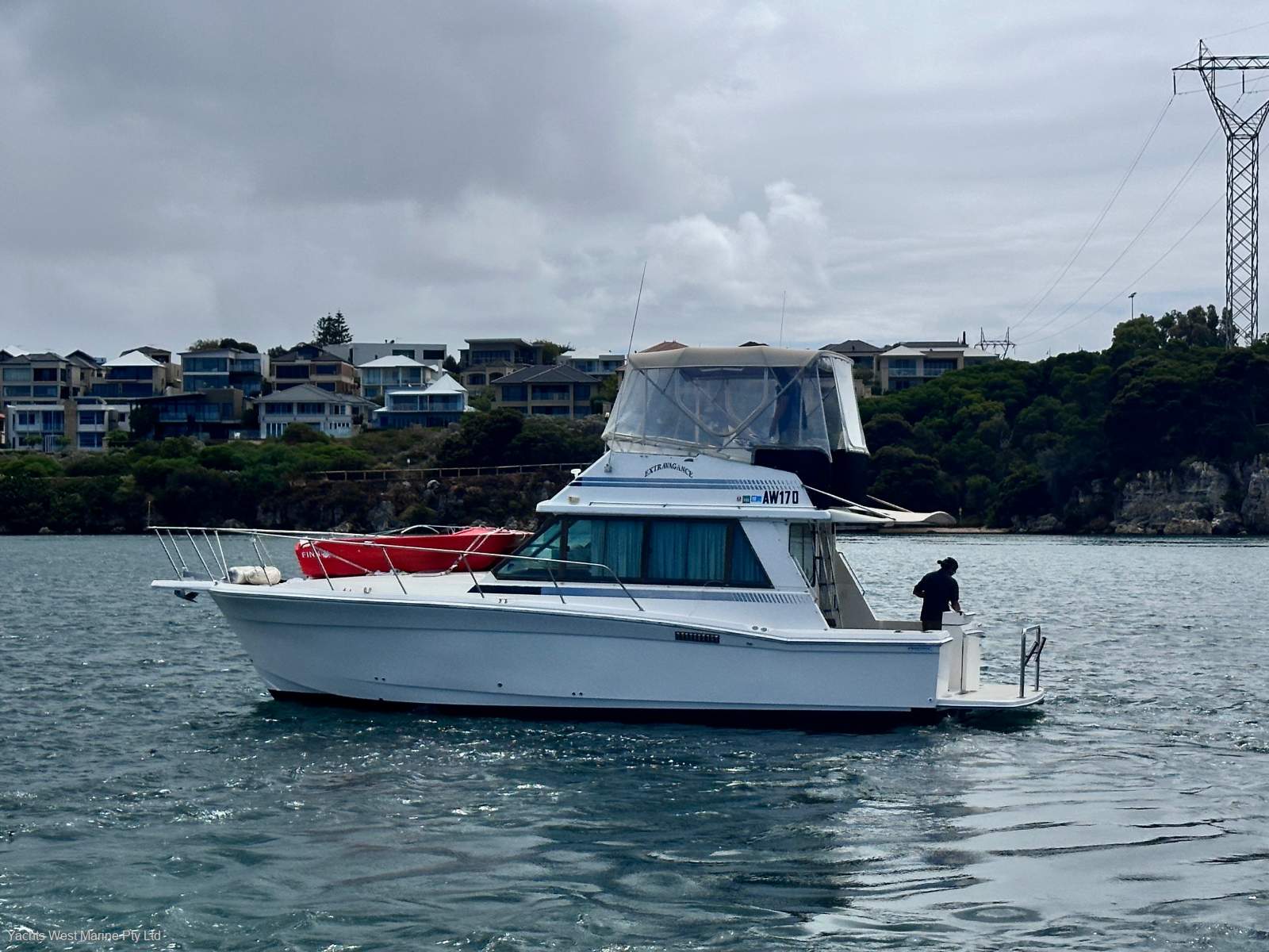 Mariner 3400 Flybridge ( 2 x Shaft drive, Dual Helms & Genset ) For ...