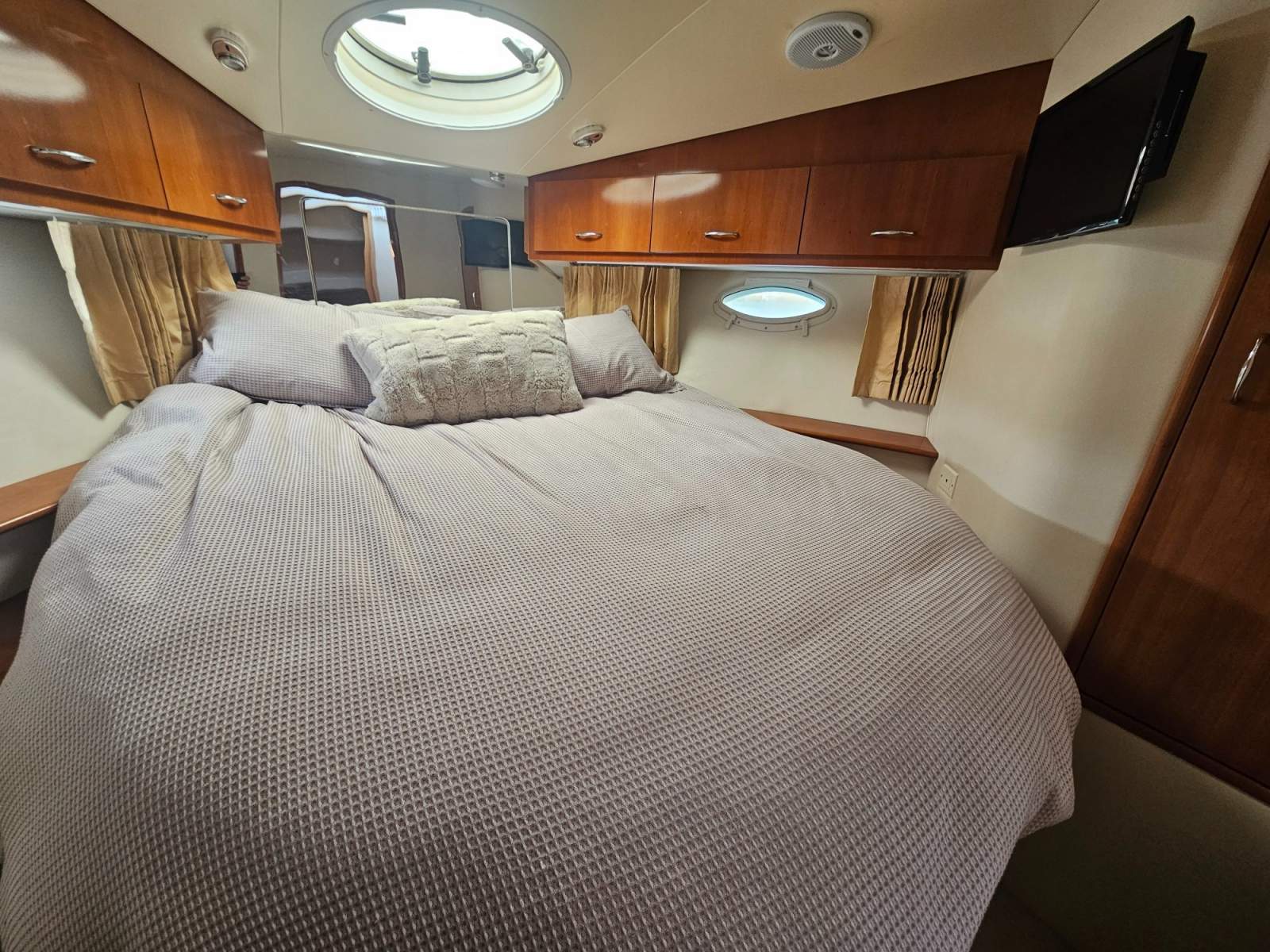 Used Carver 38 Super Sport for Sale | Boats For Sale | Yachthub