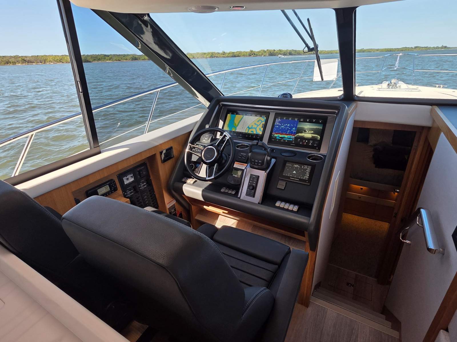 Used Riviera 445 Suv - Seakeeper 6 Gyro for Sale | Boats For Sale ...