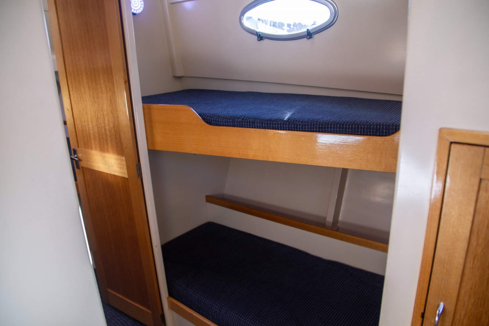 Used Max Creese 36 Sedan Motor Cruiser Efficient Sedan Cruiser ...