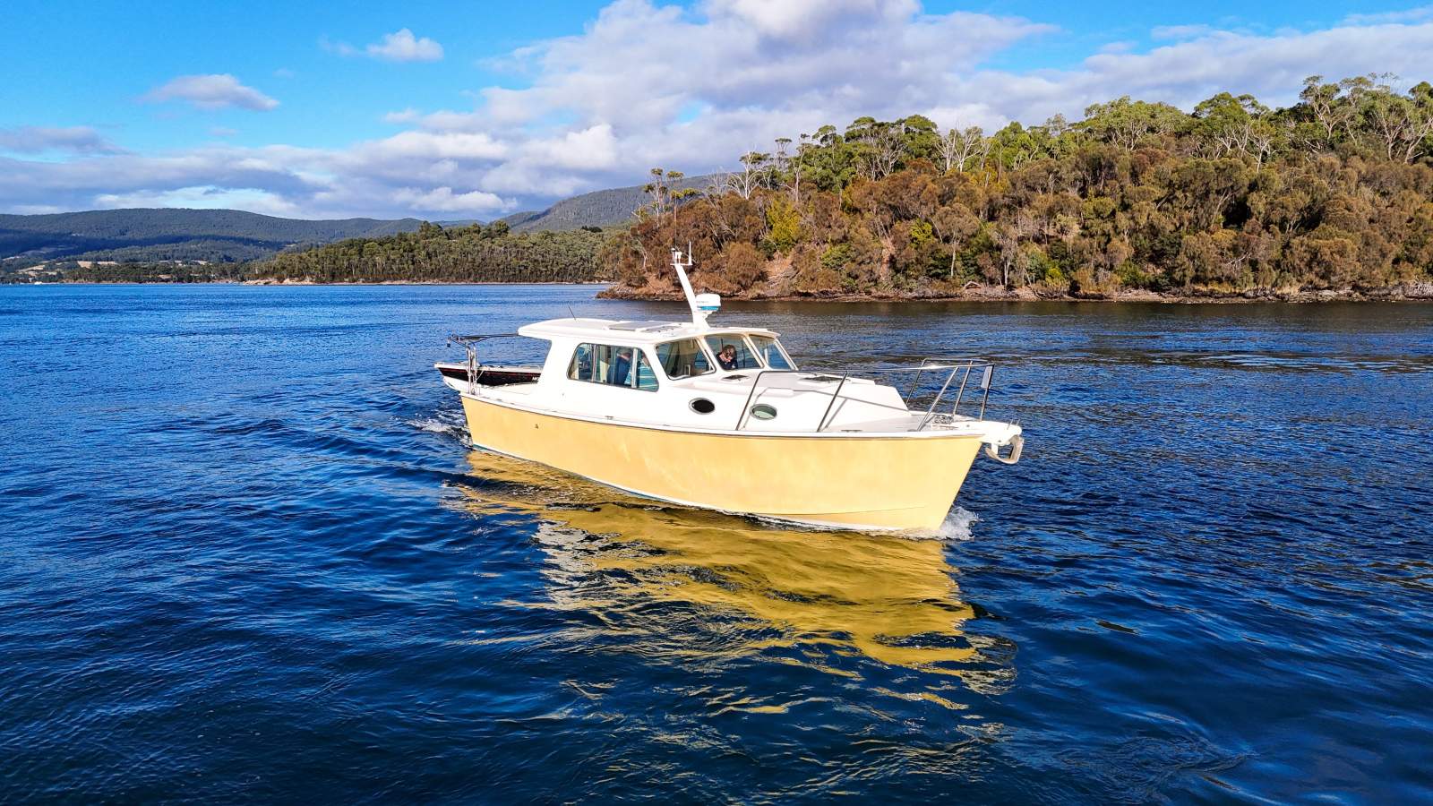 Max Creese 36 Sedan Motor Cruiser EFFICIENT SEDAN CRUISER, EXCEPTIONAL ...