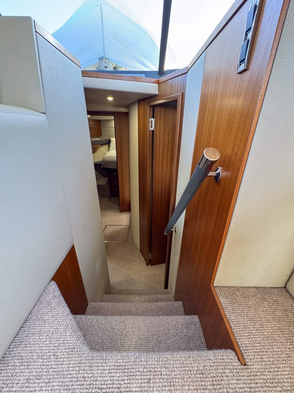 Maritimo M51 Cruising Motoryacht - Only 250 hours from new! For Sale