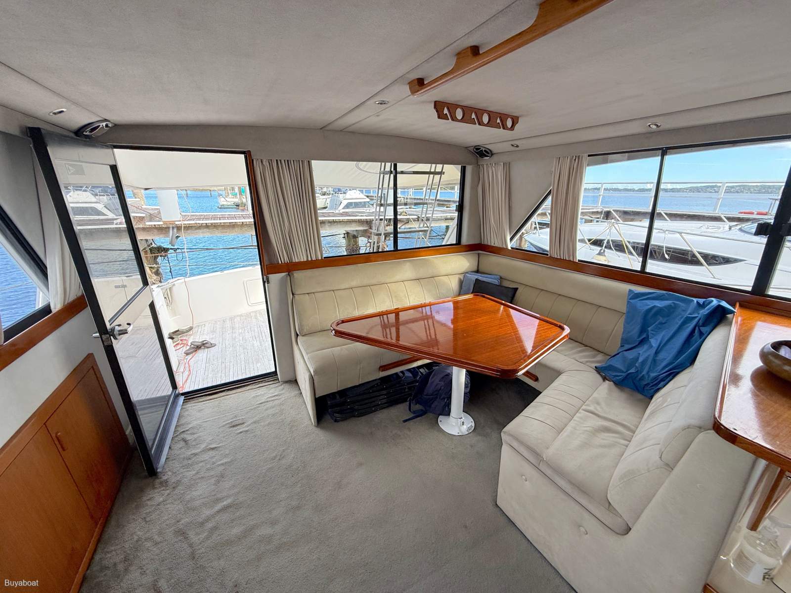 Used Riviera 39 Flybridge Cruiser for Sale | Boats For Sale | Yachthub