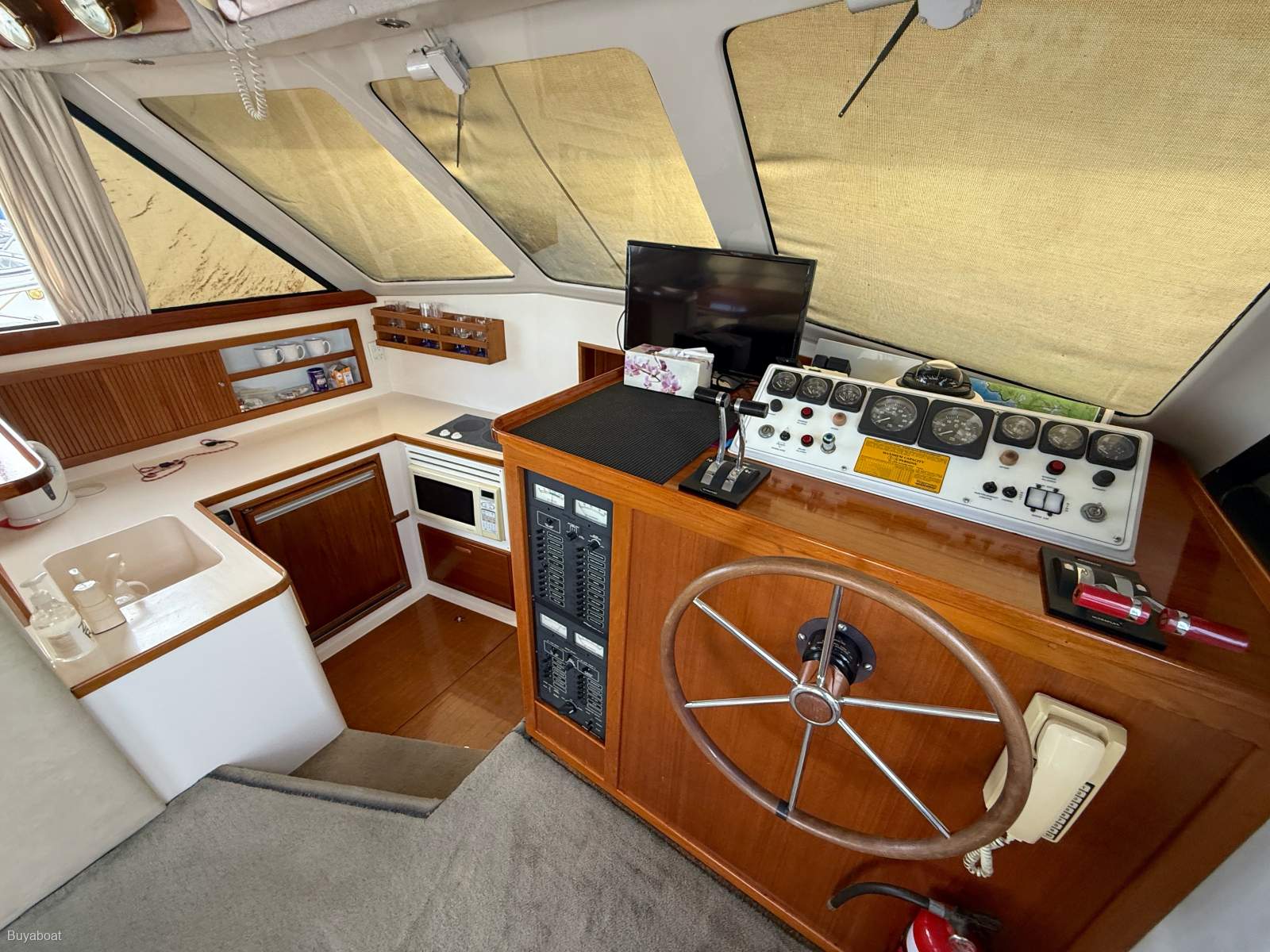 Used Riviera 39 Flybridge Cruiser for Sale | Boats For Sale | Yachthub