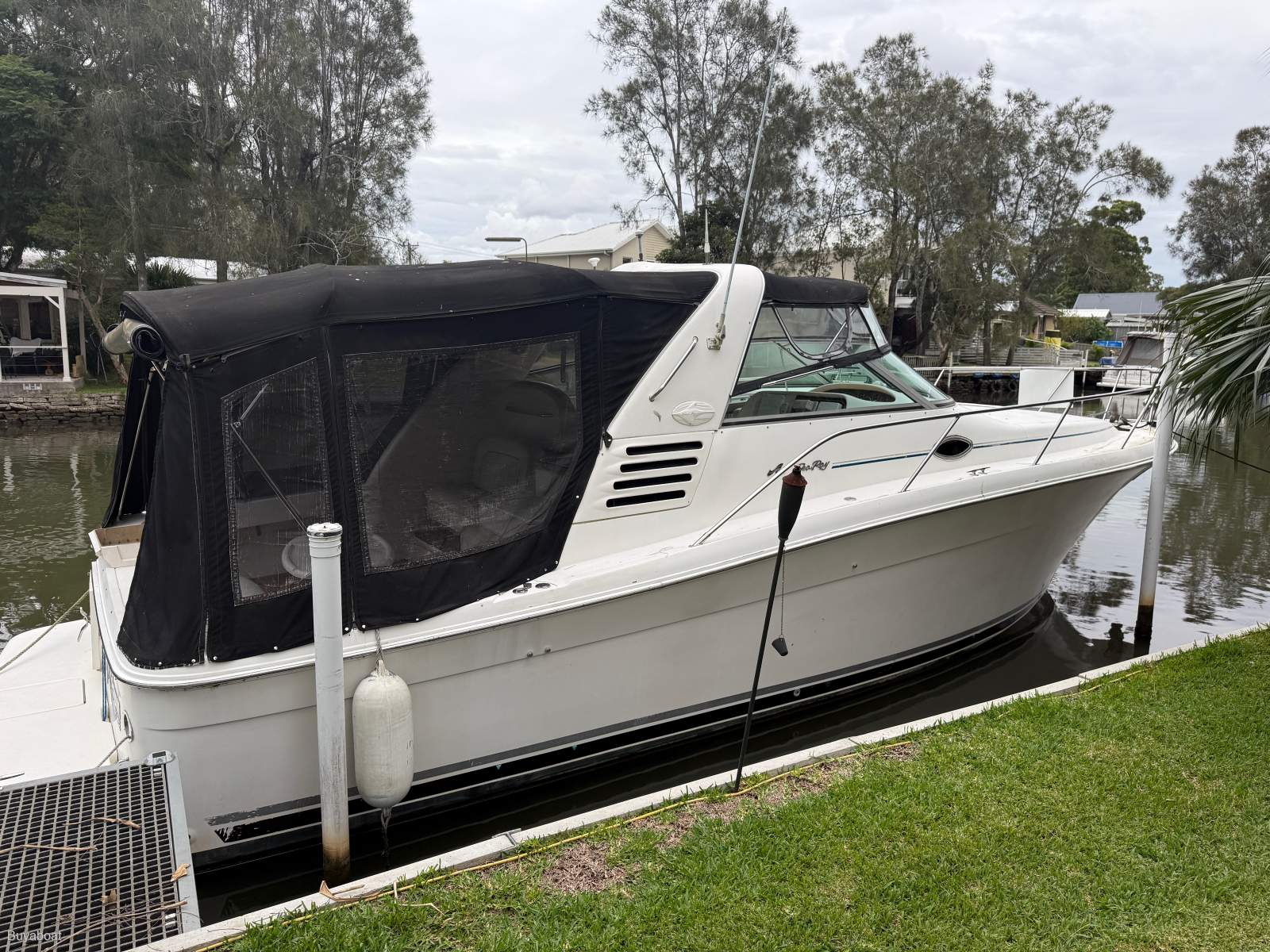 Used Sea Ray 3300 Express for Sale | Boats For Sale | Yachthub