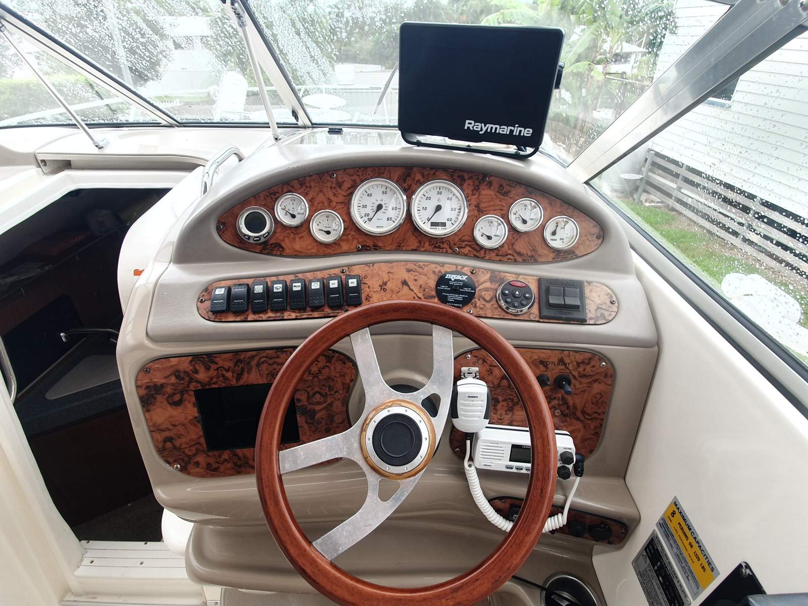 Larson Cabrio 240 For Sale | Fraser Marine