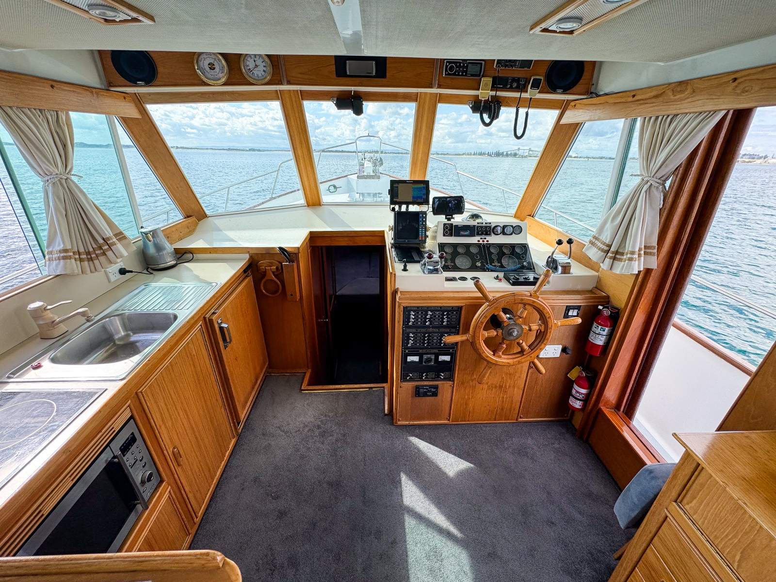 Used Grand Banks 36 Flybridge Cruiser for Sale | Boats For Sale | Yachthub