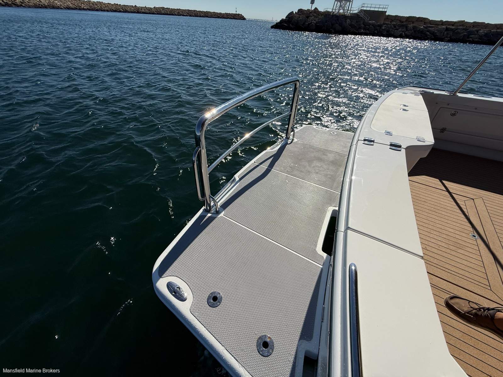 Caribbean 35 Flybridge Cruiser For Sale | Mansfield Marine