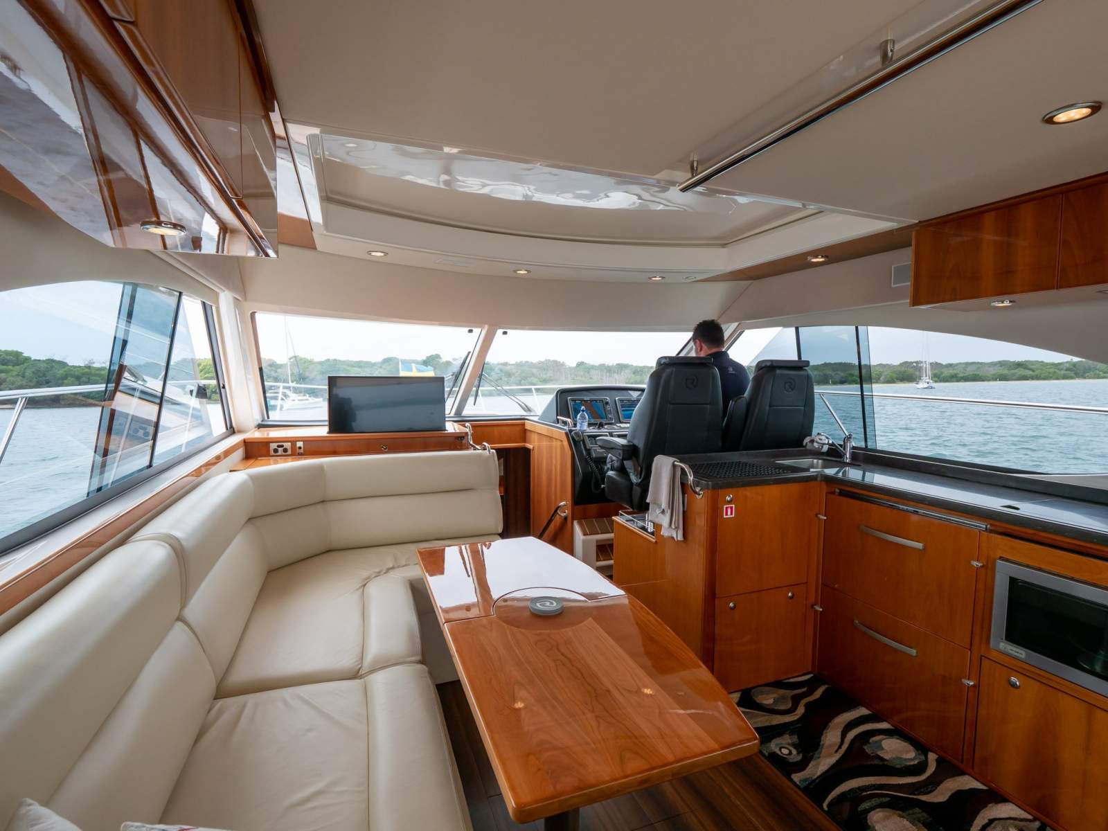 Used Riviera 5000 Sport Yacht for Sale | Boats For Sale | Yachthub