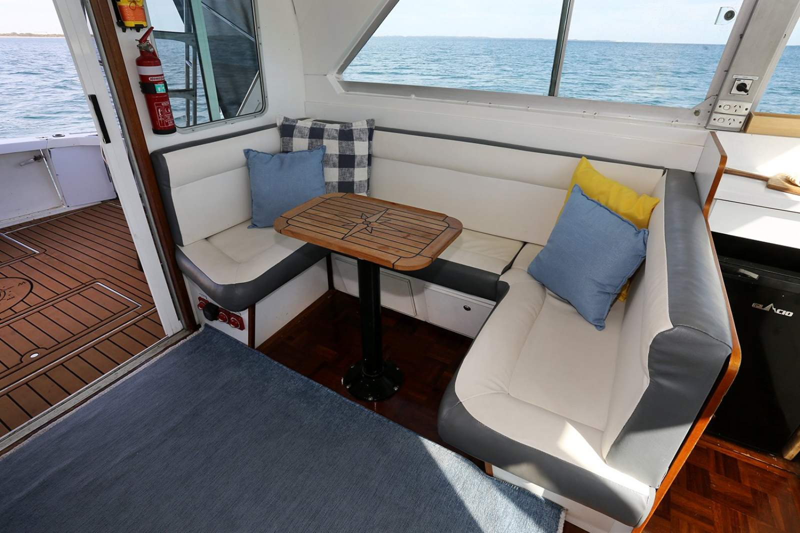 Used Caribbean 35 Flybridge Cruiser - Twin Caterpillar Diesels, Sleeps ...