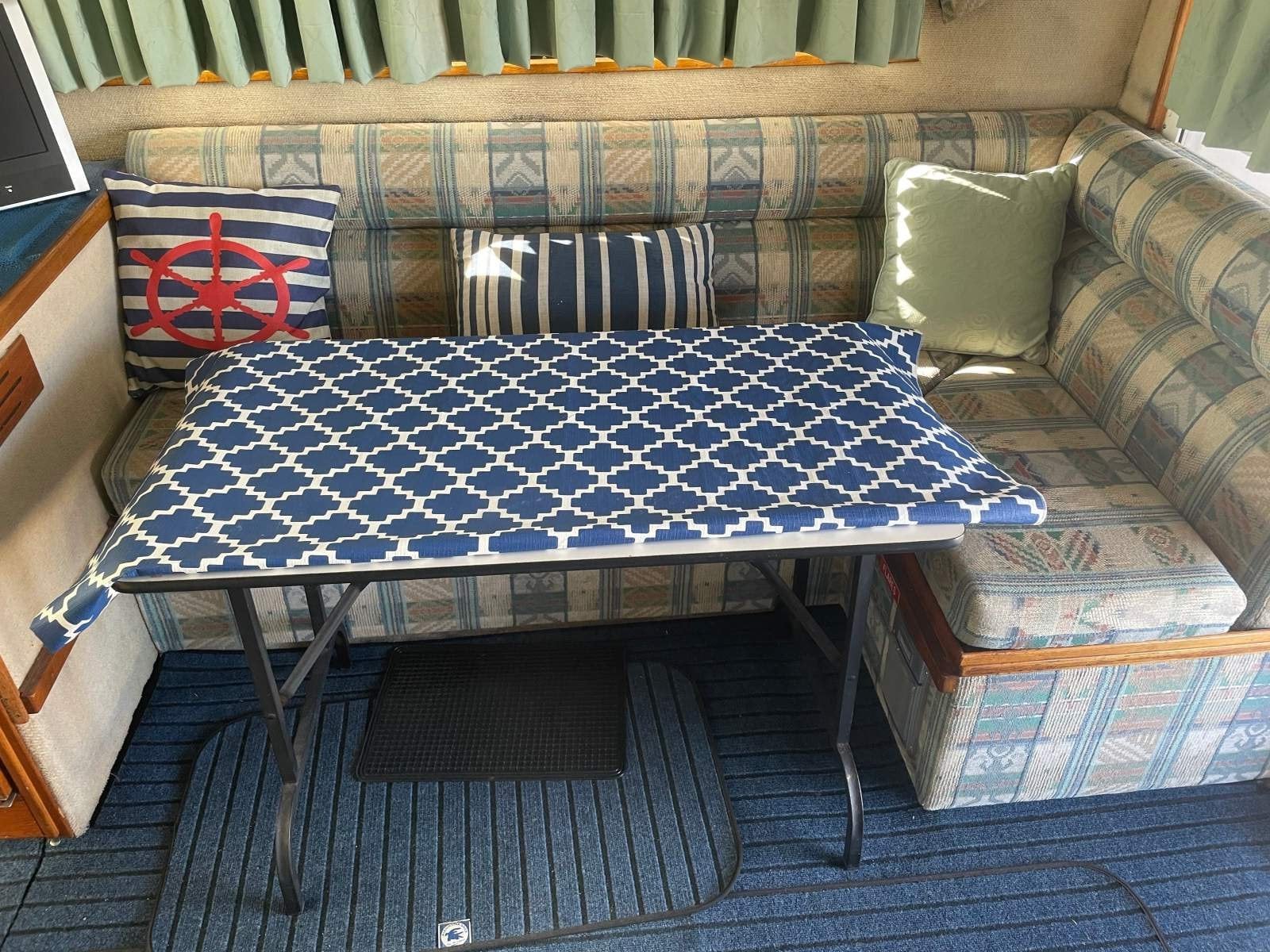 Used Mustang Vickers 38 Flybridge for Sale | Boats For Sale | Yachthub