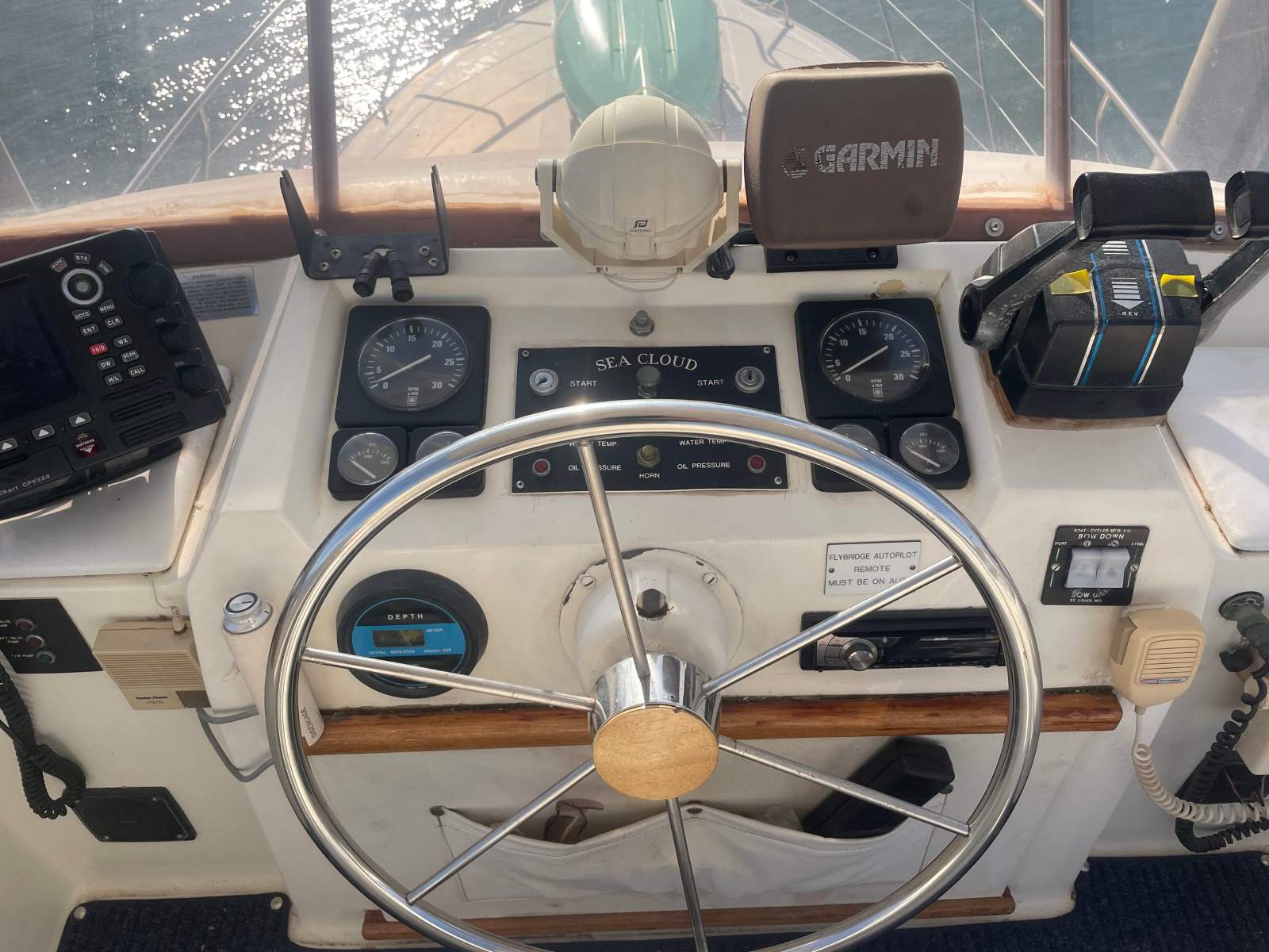Used Mustang Vickers 38 Flybridge for Sale | Boats For Sale | Yachthub
