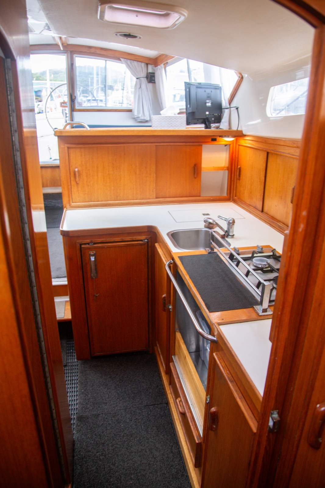 Used Zeston 36 Excellent Condition With Many Upgrades for Sale | Yachts ...