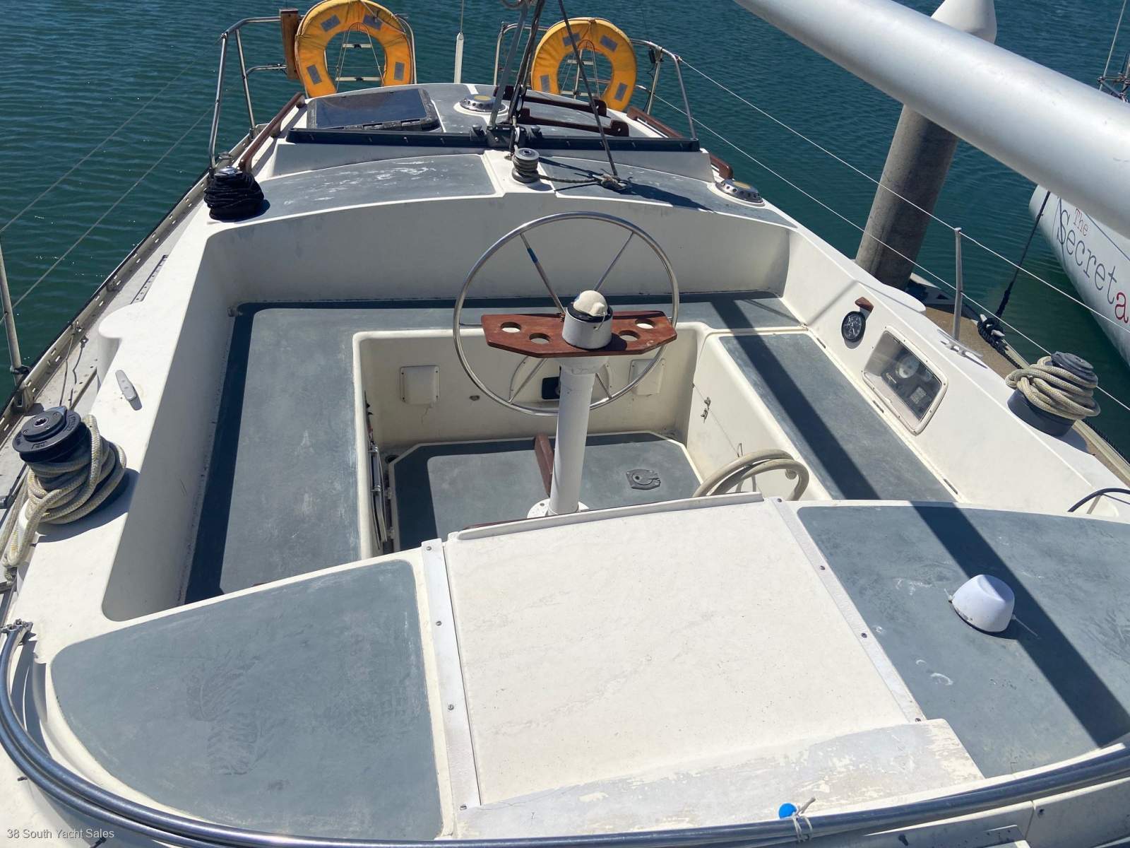 Used Moody 40 Center Cockpit Cruising Yacht for Sale | Yachts For Sale ...