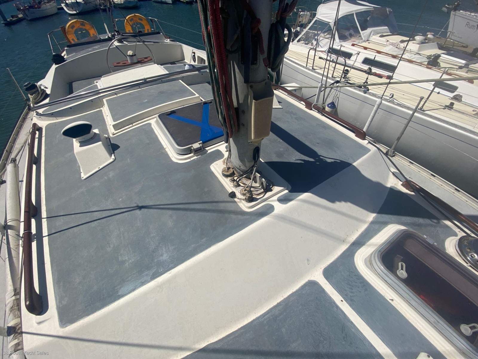 Used Moody 40 Center Cockpit Cruising Yacht for Sale | Yachts For Sale ...