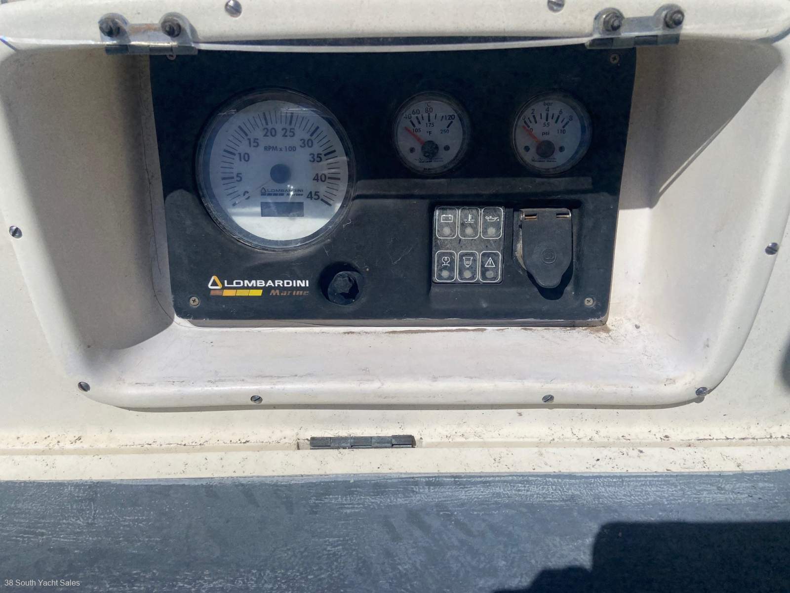 Used Moody 40 Center Cockpit Cruising Yacht for Sale | Yachts For Sale ...