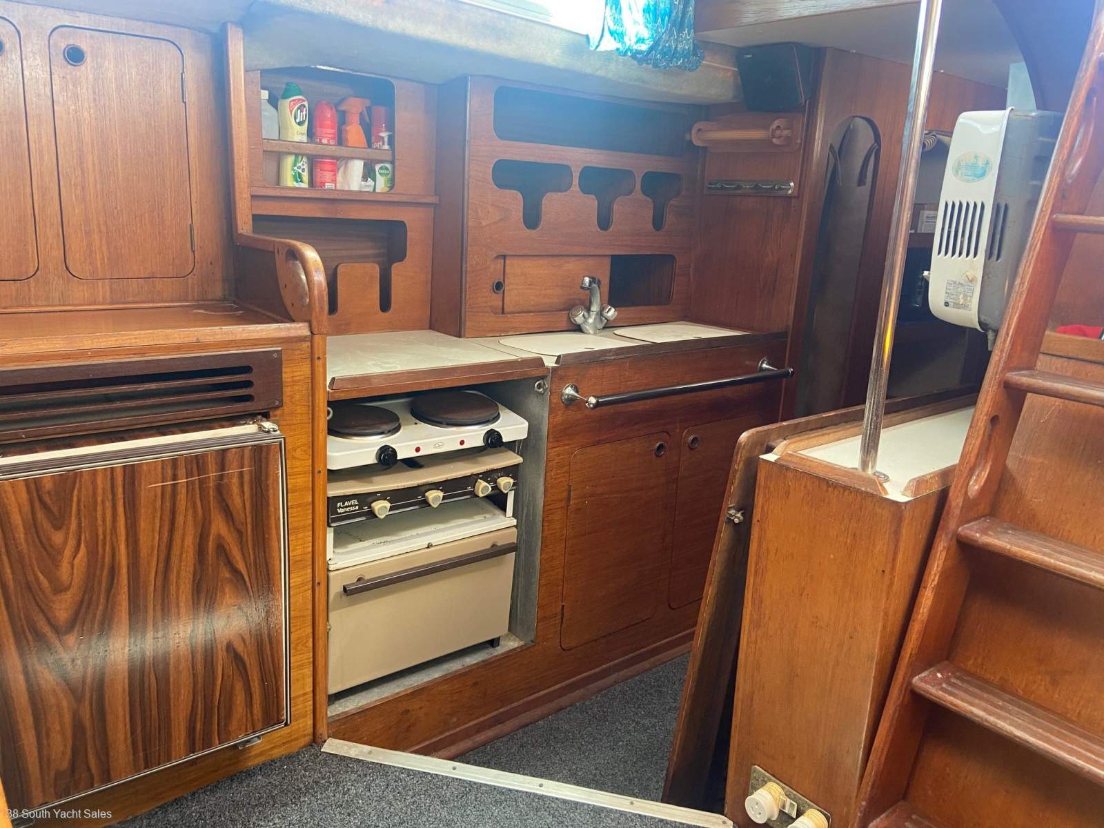 Used Moody 40 Center Cockpit Cruising Yacht for Sale | Yachts For Sale ...