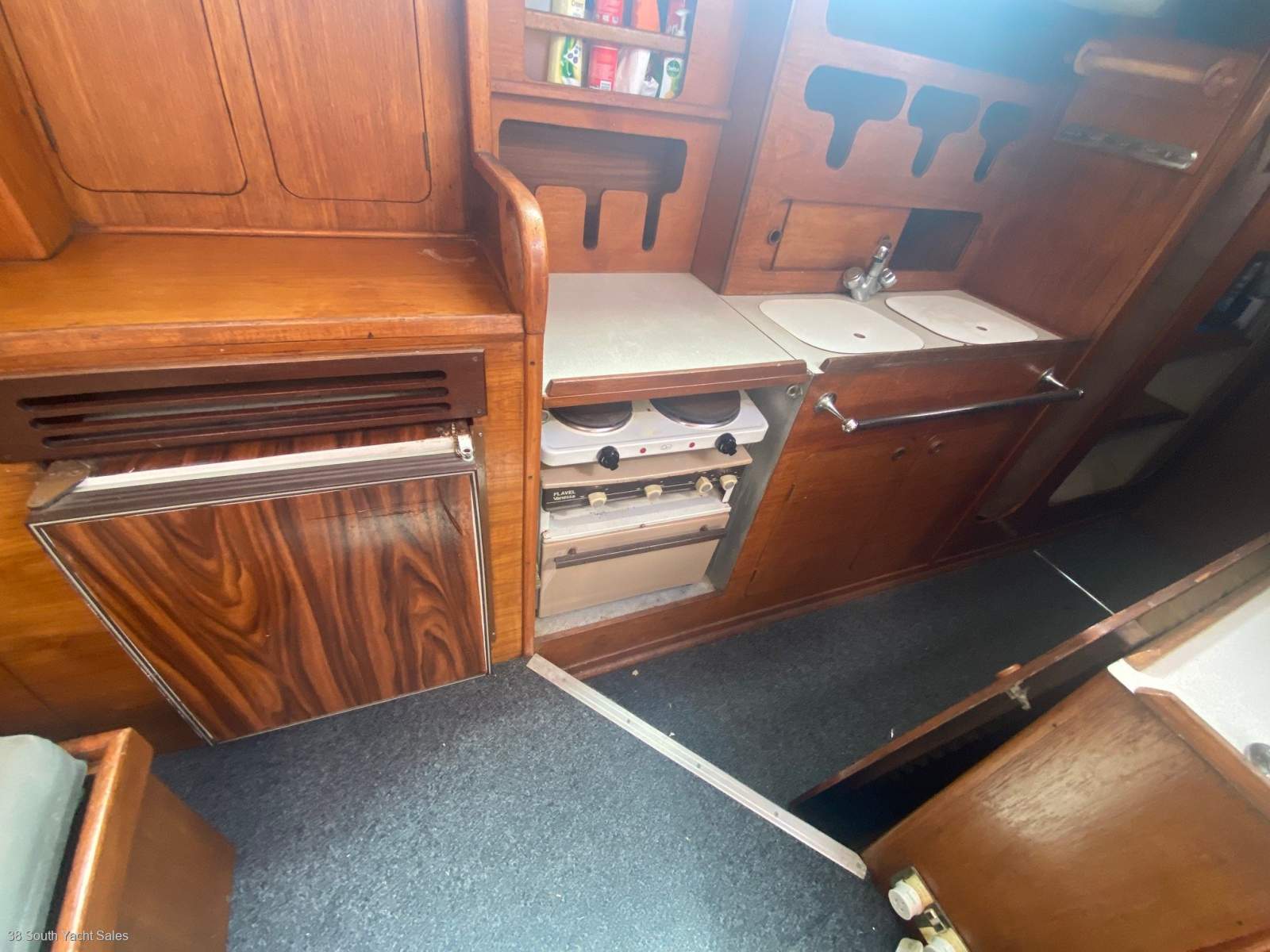 Used Moody 40 Center Cockpit Cruising Yacht for Sale | Yachts For Sale ...