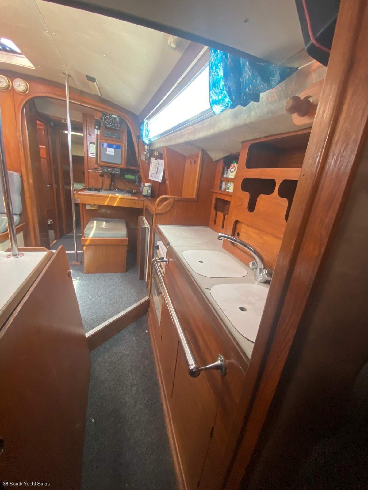 Used Moody 40 Center Cockpit Cruising Yacht for Sale | Yachts For Sale ...