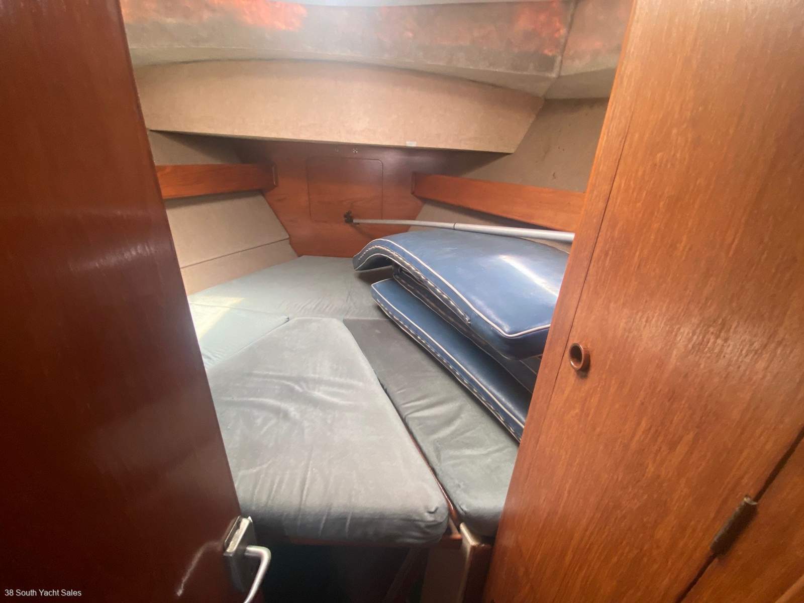 Used Moody 40 Center Cockpit Cruising Yacht for Sale | Yachts For Sale | Yachthub