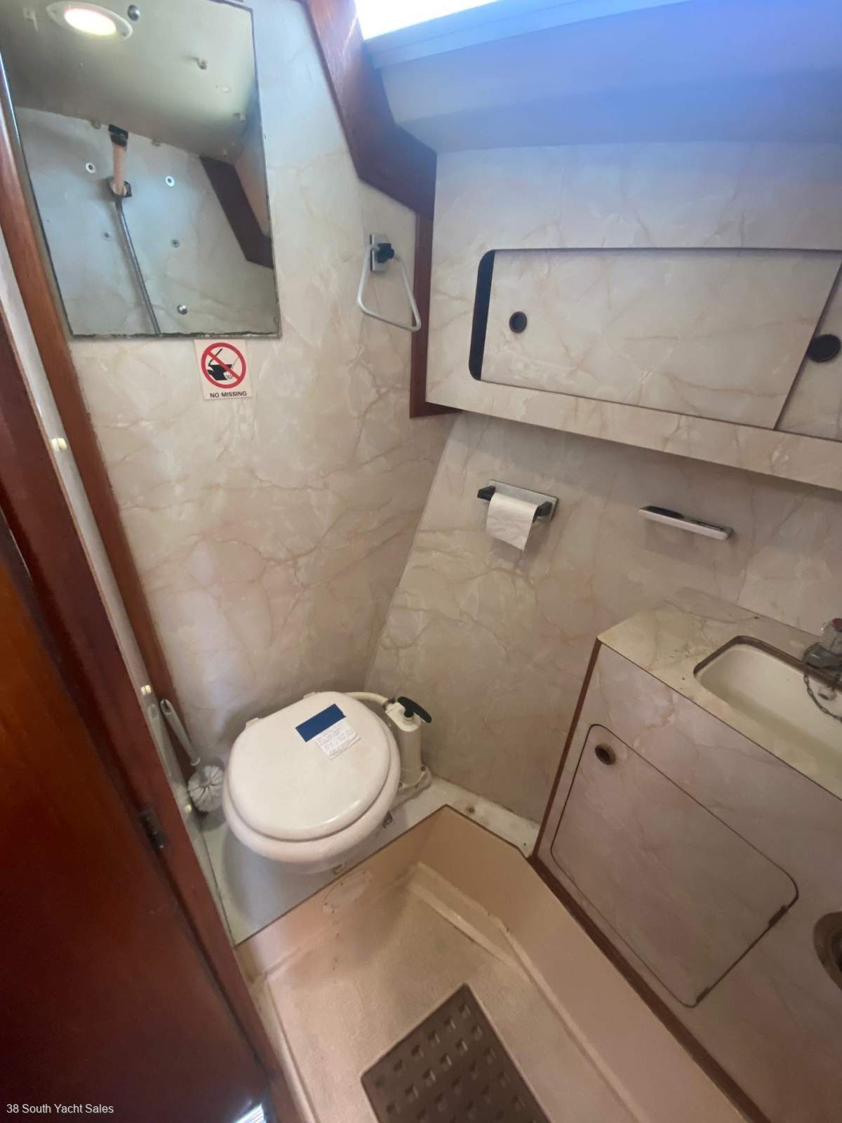 Used Moody 40 Center Cockpit Cruising Yacht for Sale | Yachts For Sale ...